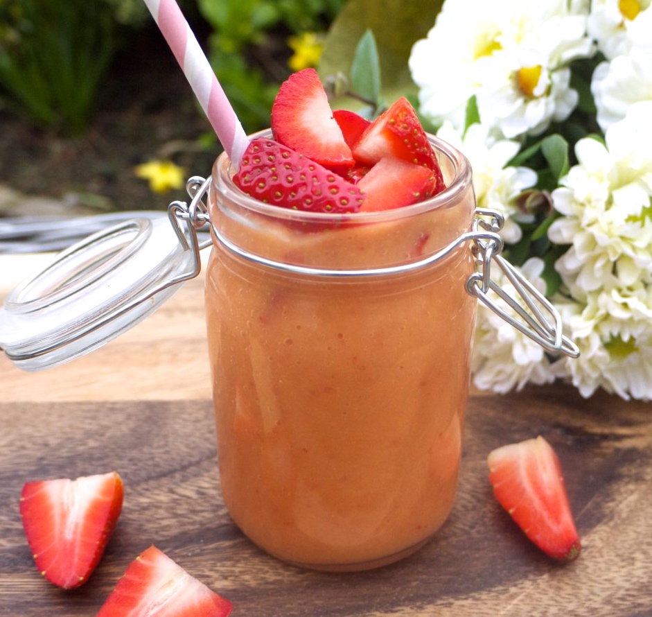 Mango-Strawberry Glow Smoothie - Rosanna Davison Nutrition Mango-Strawberry Glow Smoothie - Rosanna Davison Nutrition