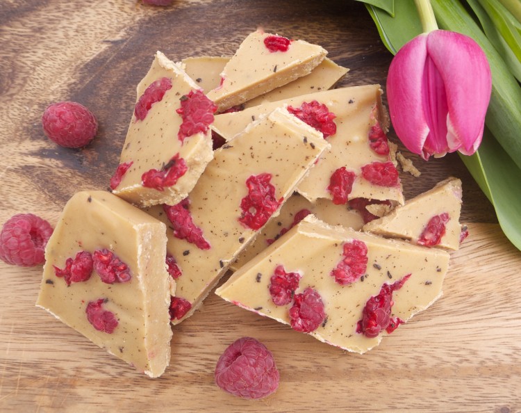 Raspberry and Vanilla White Chocolate - Rosanna Davison Nutrition