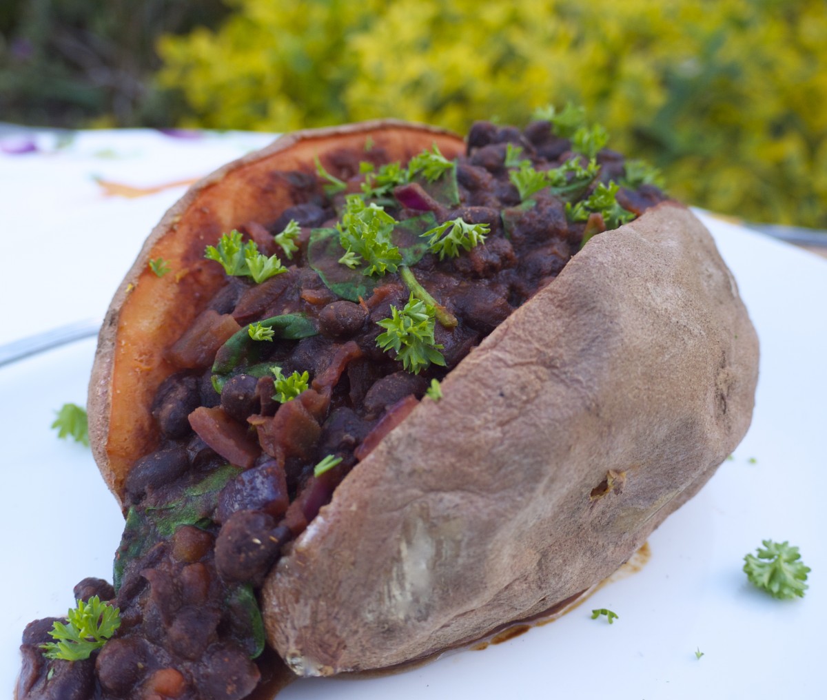 Sweet Potato Stuffed with Black Bean Chilli - Rosanna Davison Nutrition Sweet Potato Stuffed with Black Bean Chilli - Rosanna Davison Nutrition
