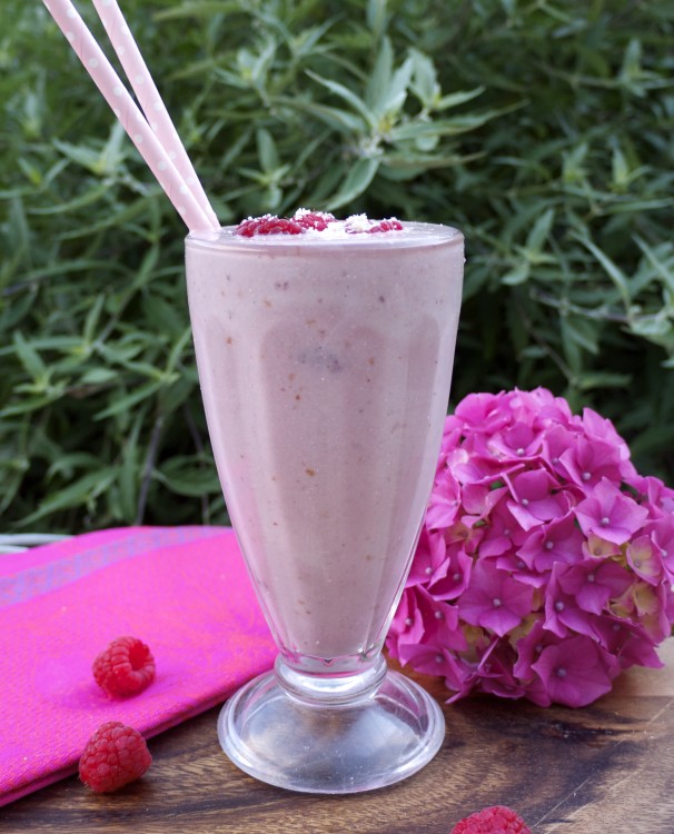 Raspberry Cheesecake Smoothie - Rosanna Davison Nutrition