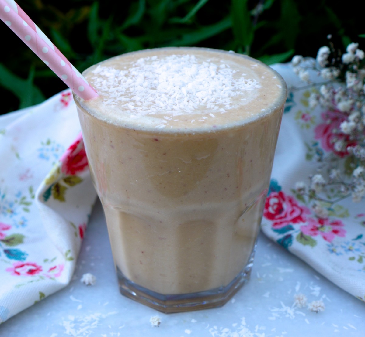 Peaches 'n' Cream Summer Shake - Rosanna Davison Nutrition